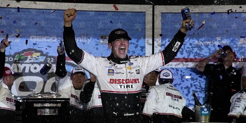 Rookie Austin Cindric edges Bubba Wallace Jr. to take Daytona 500