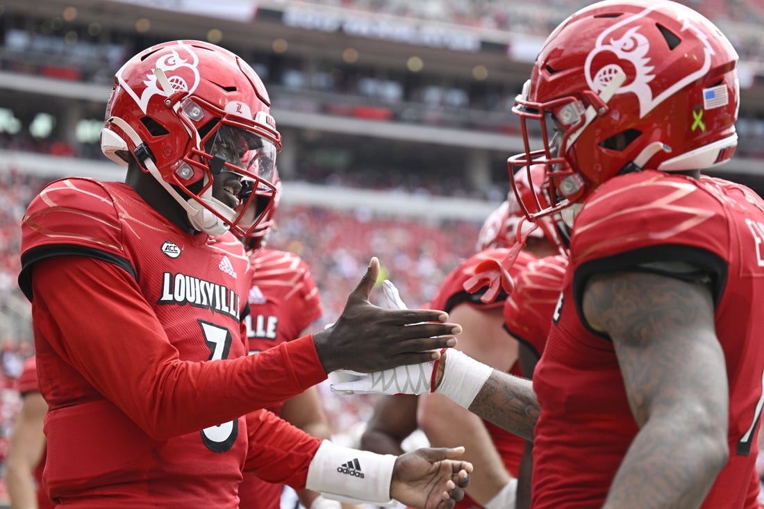 Buccaneers sign former USFL TE Bug Howard - Field Level Media ...