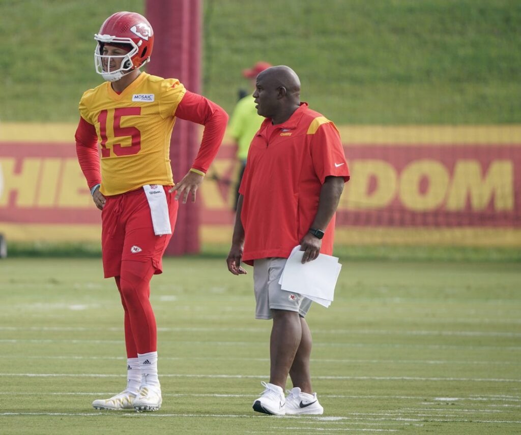 Reports: Ravens to interview Eric Bieniemy for play-calling OC role ...