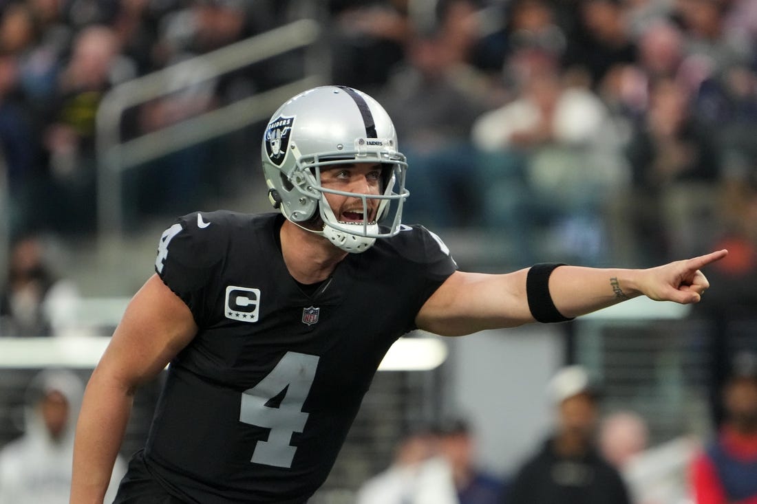 Report: Raiders looking to trade benched QB Derek Carr - Field Level Media - Professional sports ...