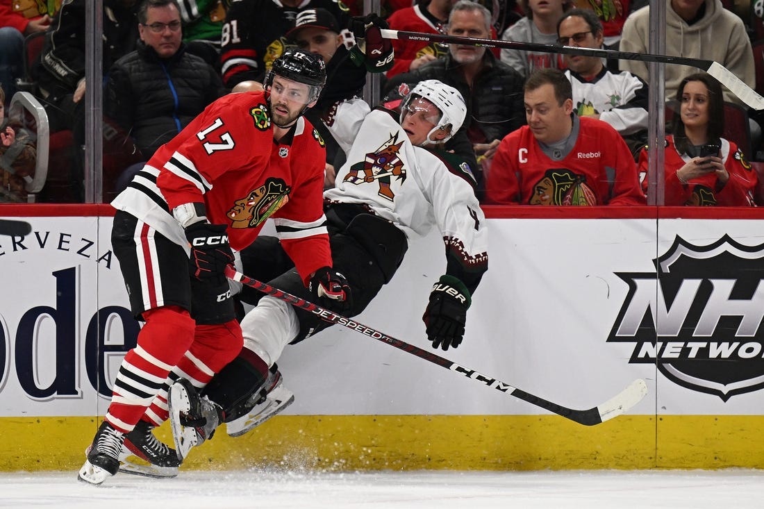Blackhawks come from behind, down Coyotes in OT - Field Level Media ...