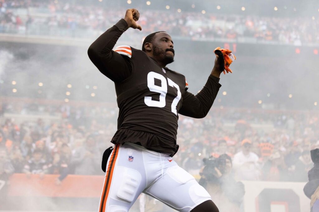 Pro Bowl DL Malik Jackson retires after 10 seasons - Field Level Media ...