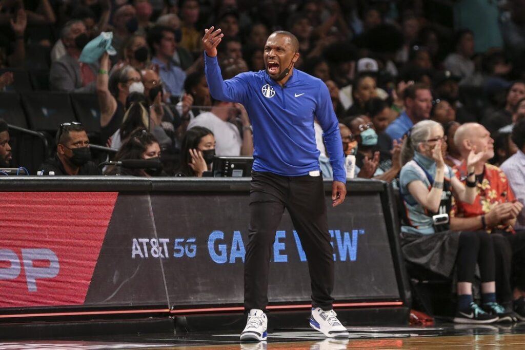 Sky coach/GM James Wade quits to become Raptors assistant - Field Level ...