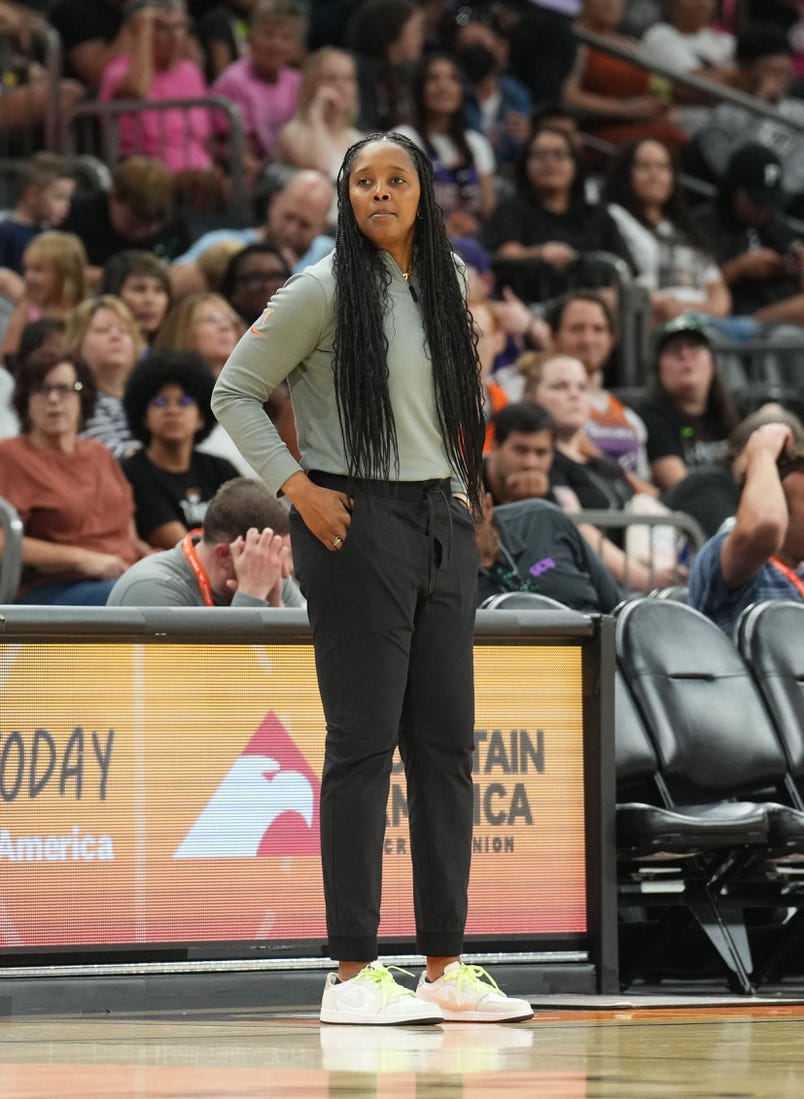 Storm coach Noelle Quinn receives multiyear extension - Field Level ...