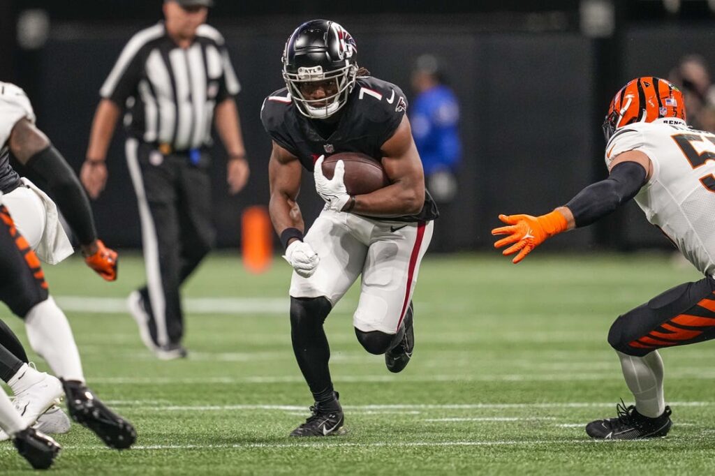 Falcons bank on big-play RB to guide path - Field Level Media ...