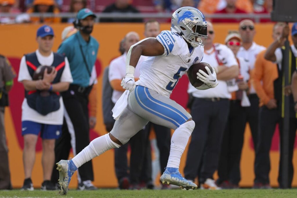Lions rule out RB David Montgomery (ribs) for ‘MNF’ - Field Level Media ...
