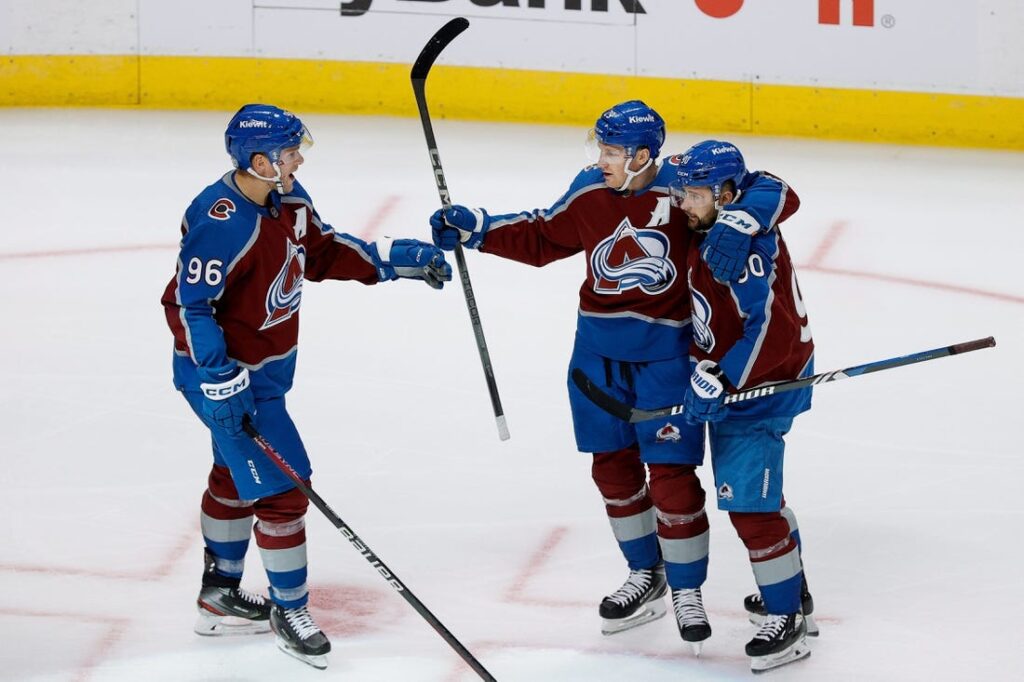 Unbeaten Avalanche look to keep rolling vs. Islanders - Field Level ...