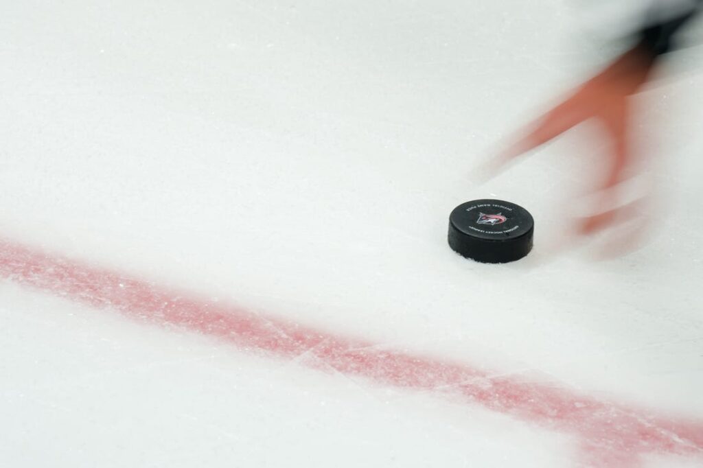 Power outage delays start of Blue Jackets' home game vs. Ducks - Field ...
