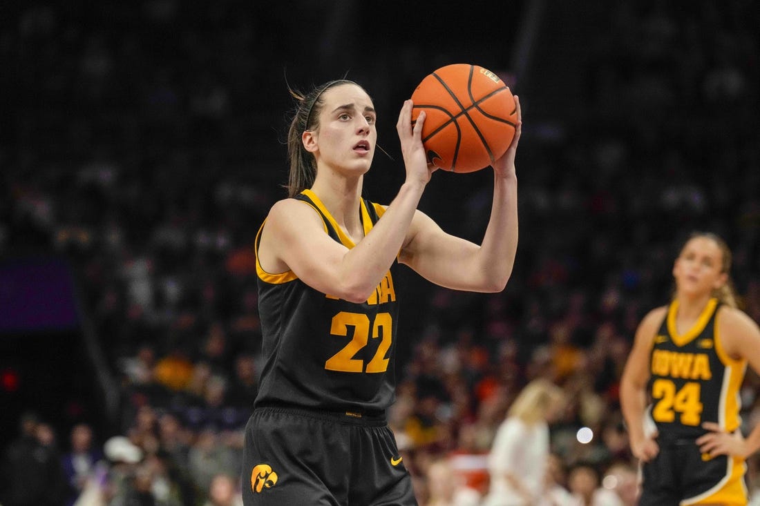 Caitlin Clark becomes Iowa's all-time leading scorer - Field Level ...