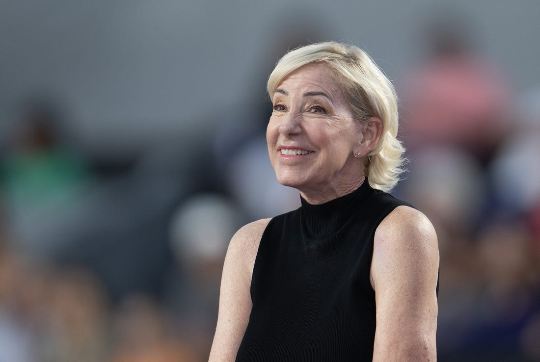 Chris Evert receiving treatment for cancer recurrence - Field Level ...