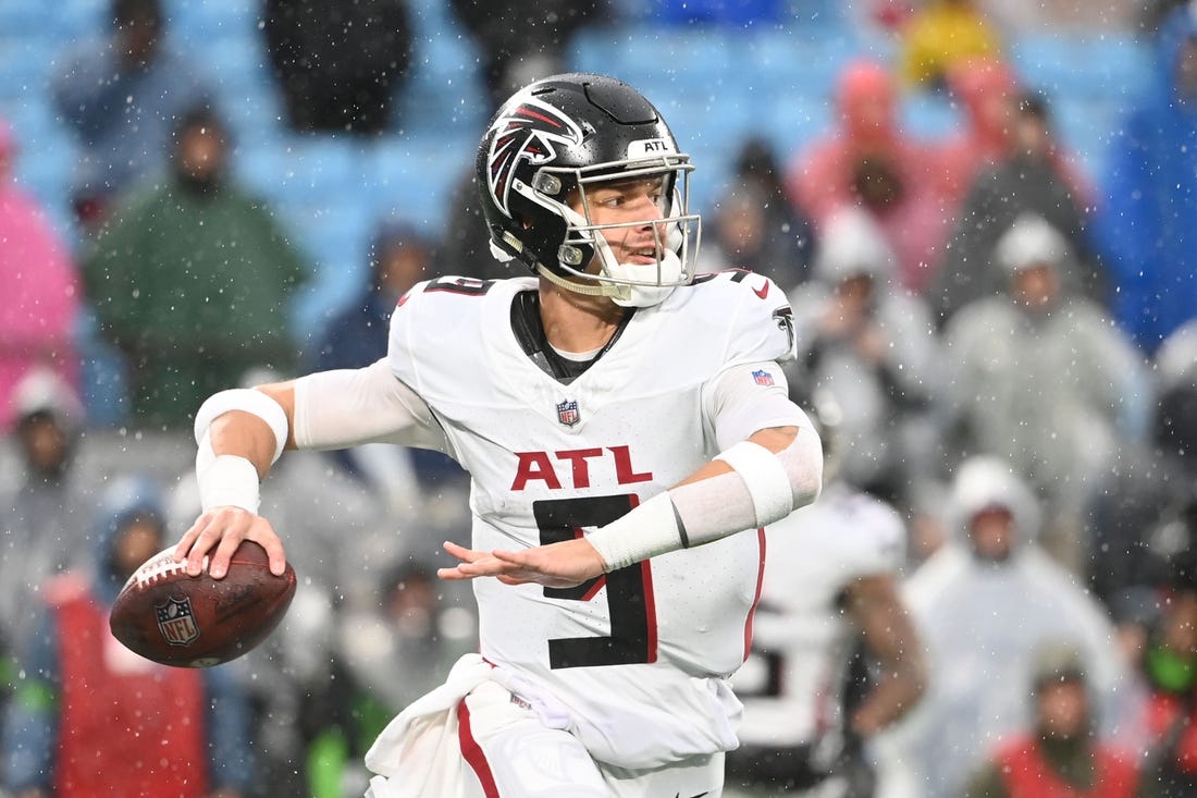 Falcons coach still weighing QB options for Week 16 - Field Level Media ...