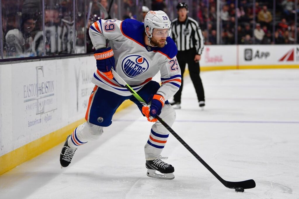 Oilers hope to keep win streak going vs. Flyers - Field Level Media ...