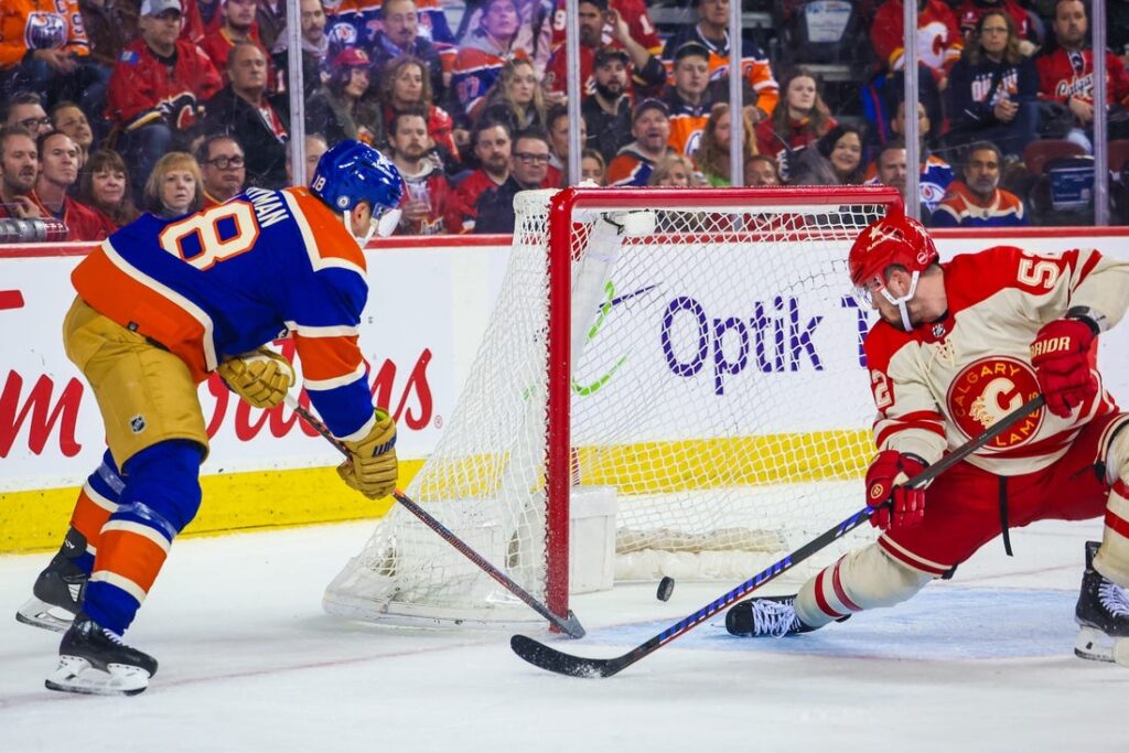 NHL roundup: Oilers win 13th straight, set Canadian record - Field ...