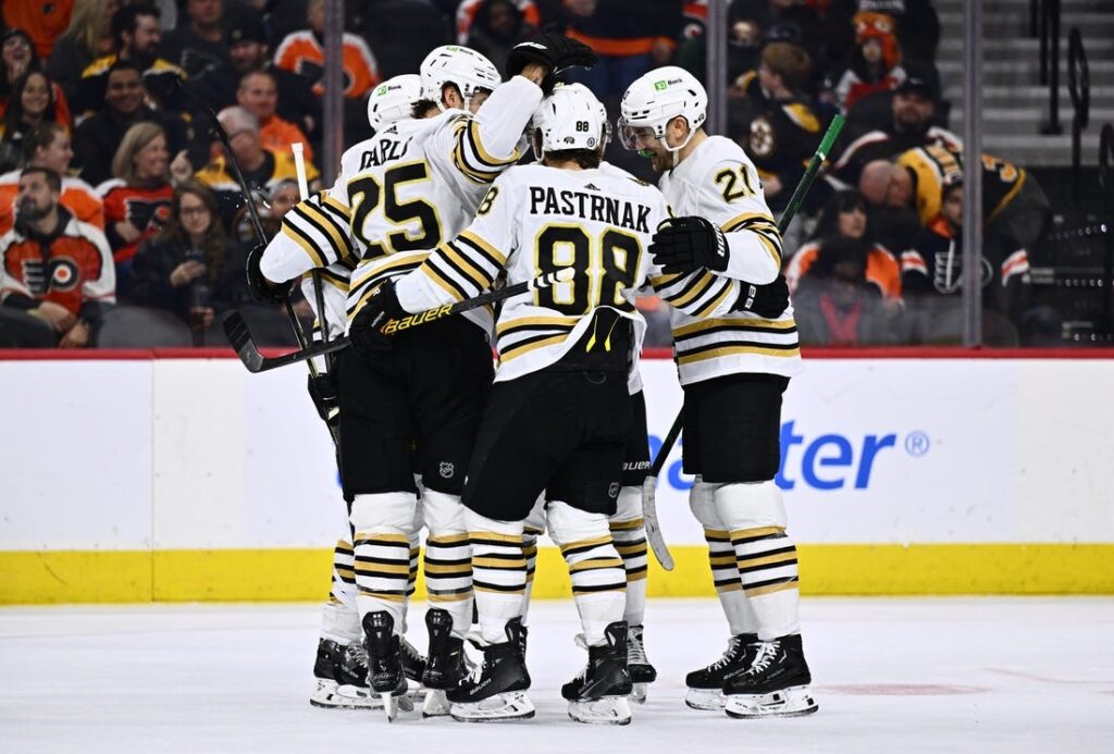 David Pastrnak, Bruins beat up slumping Flyers - Field Level Media ...