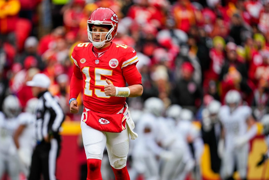 Chiefs QB Patrick Mahomes wants to play 15 more seasons - Field Level ...