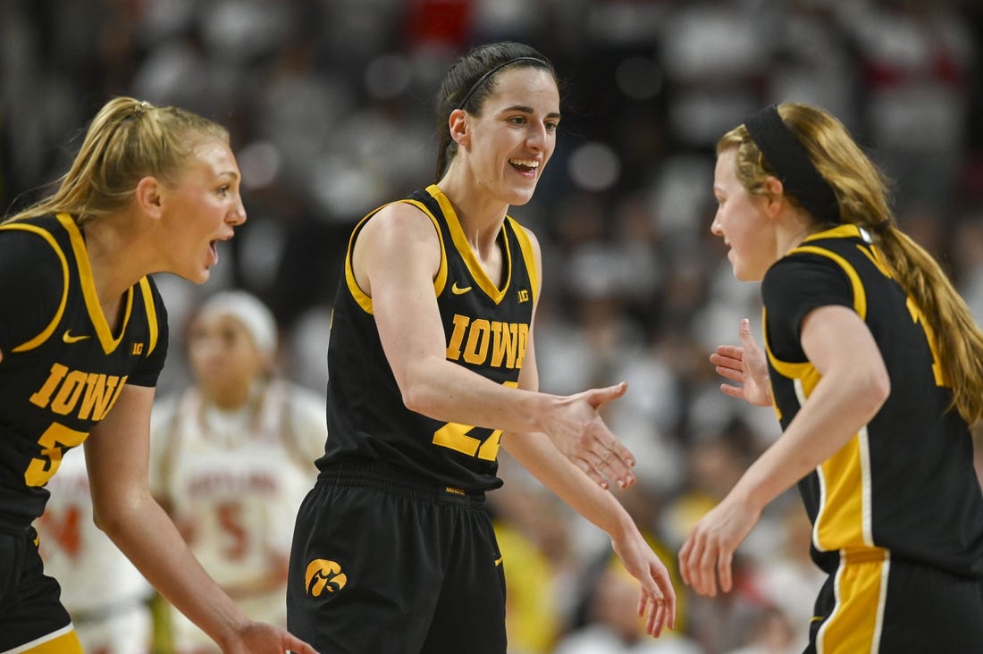 Iowa superstar Caitlin Clark entering 2024 WNBA Draft - Field Level ...