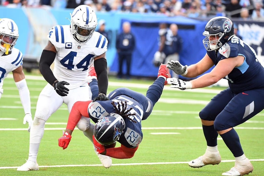 Colts sign LB Zaire Franklin to $31M extension - Field Level Media - Professional sports content ...