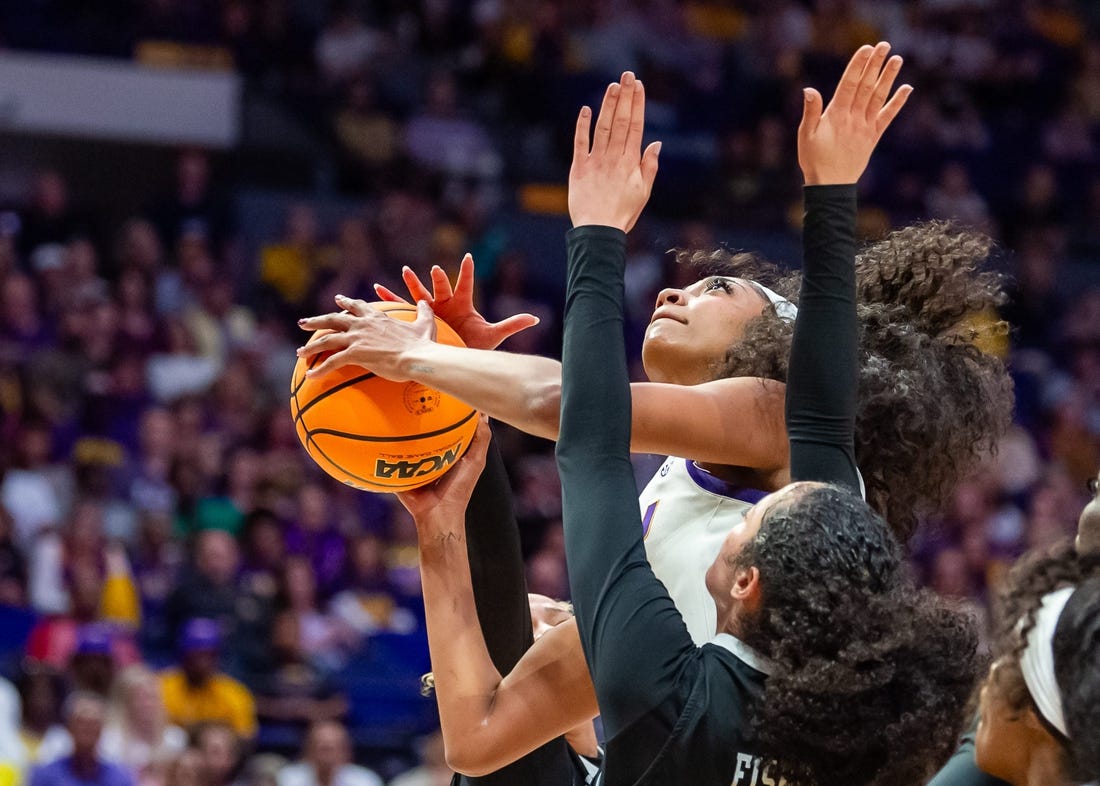 LSU faces Middle Tennessee team coming off historic comeback - Field ...