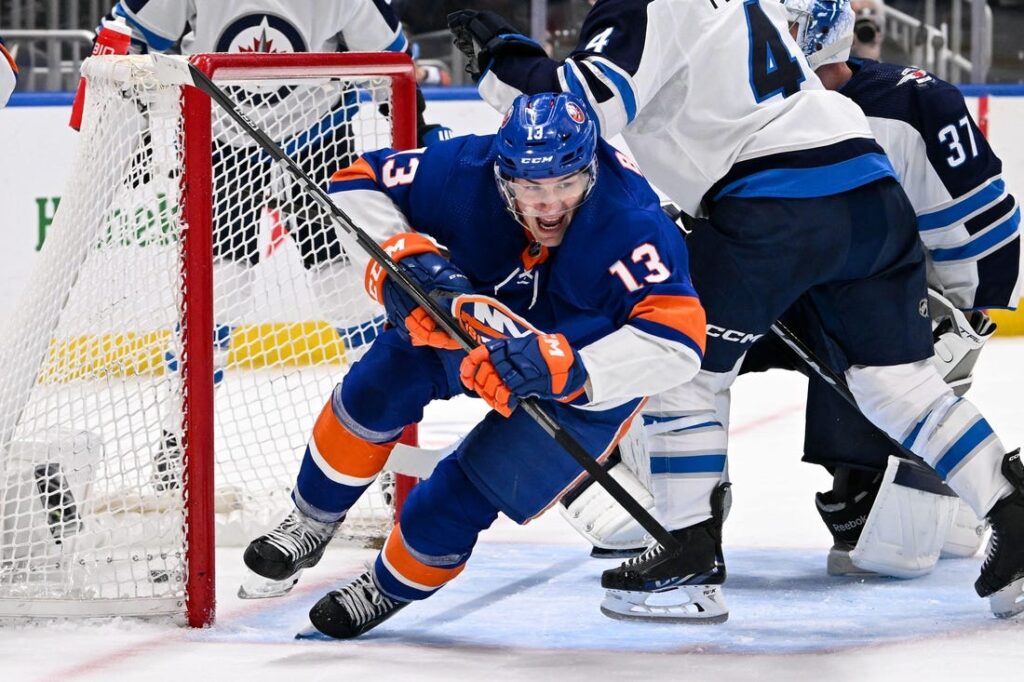 Islanders, Cal Clutterbuck get off to quick start to leave no doubt vs ...
