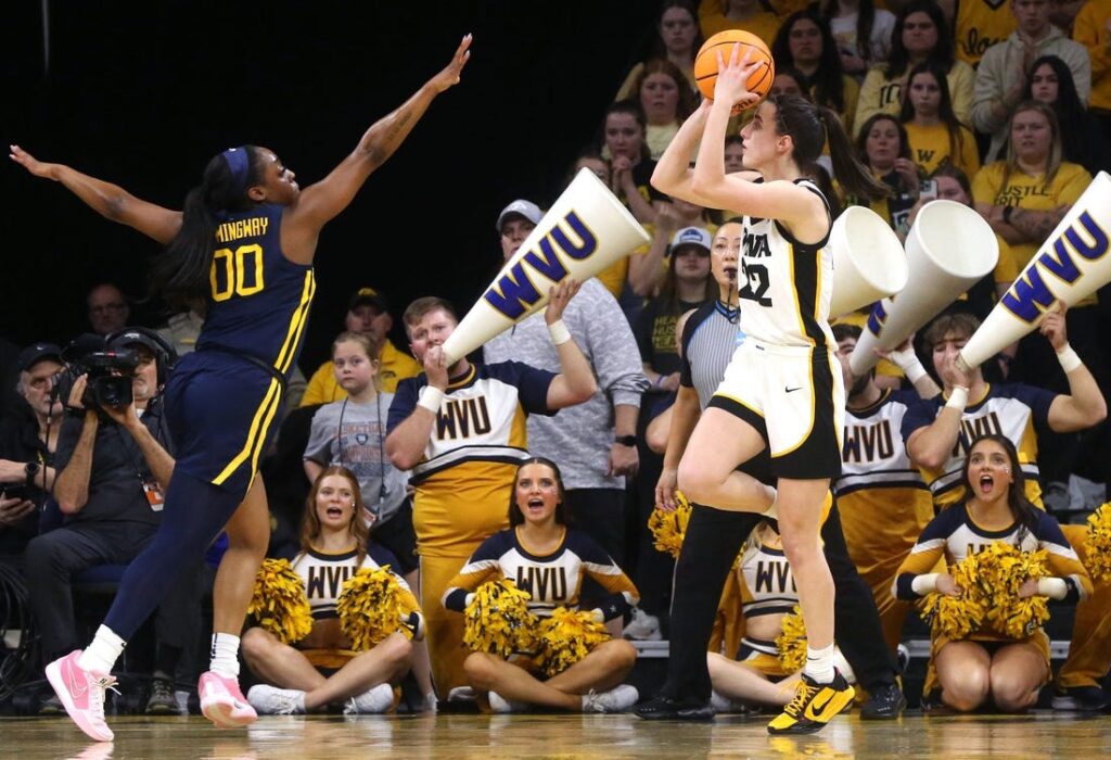Caitlin Clark sets scoring mark as No. 1 Iowa survives vs. WVU - Field ... Caitlin Clark sets scoring mark as No. 1 Iowa survives vs. WVU - Field ...