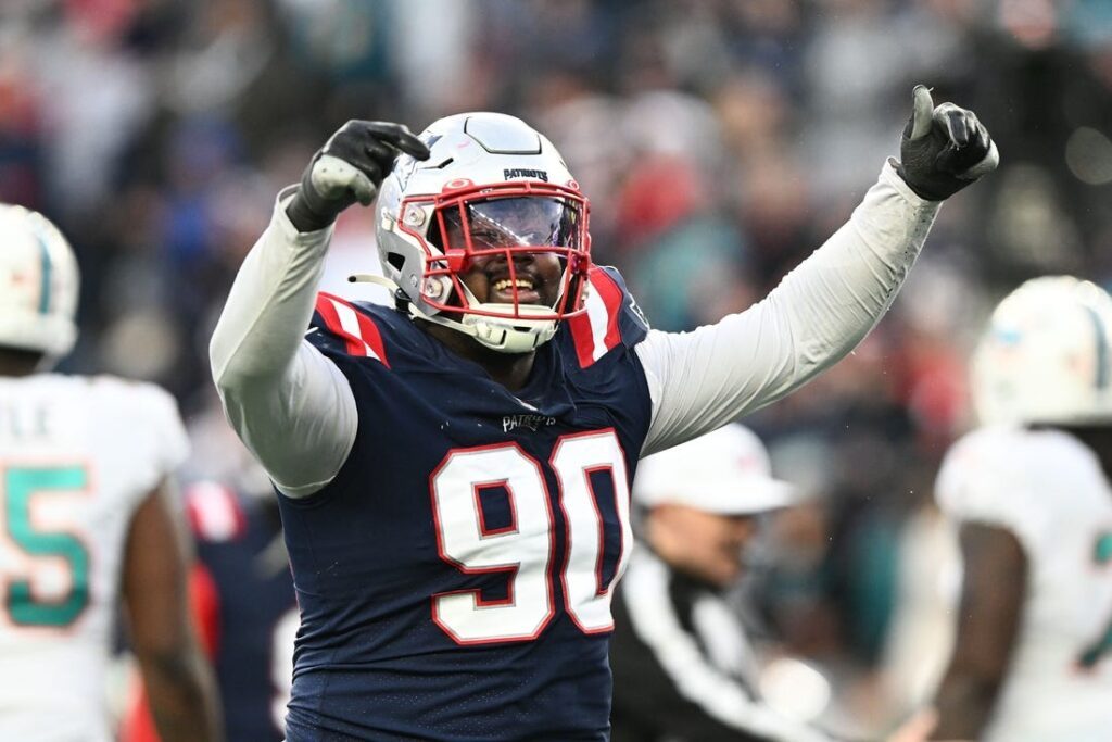 Patriots sign DT Christian Barmore to $92M extension - Field Level ...