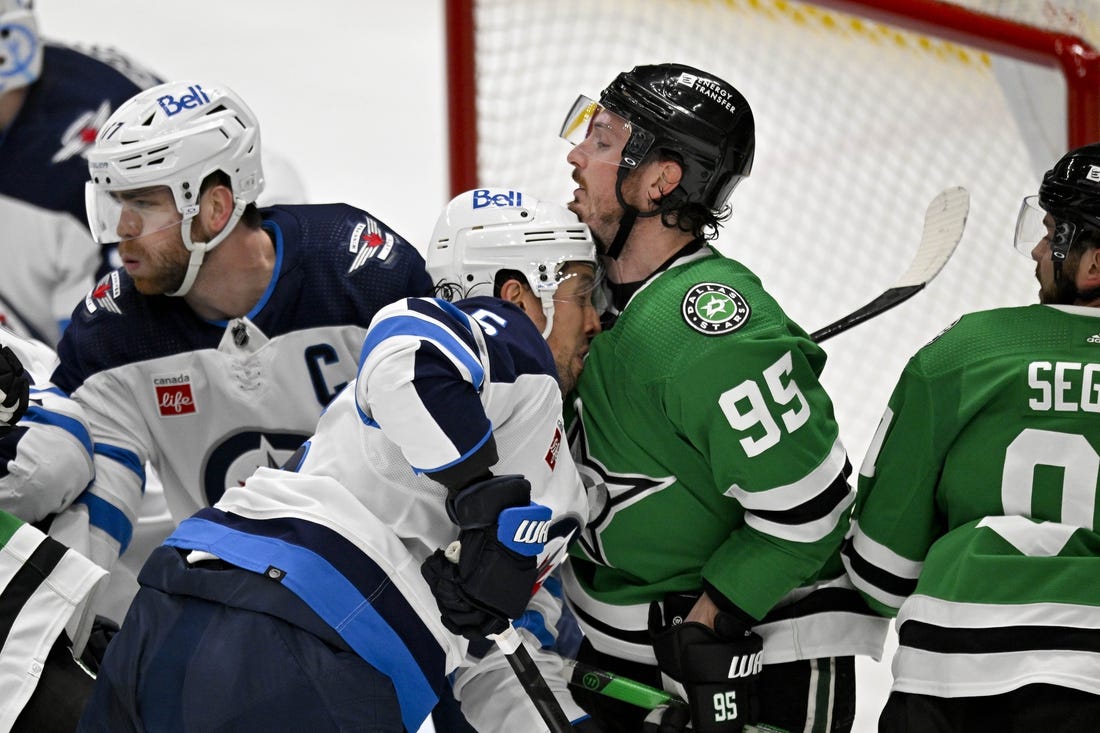 Jets' shutout win keeps Stars from clinching division - Field Level ...