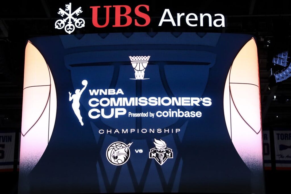 Lynx hold off Liberty, win Commissioner's Cup - Field Level Media ...