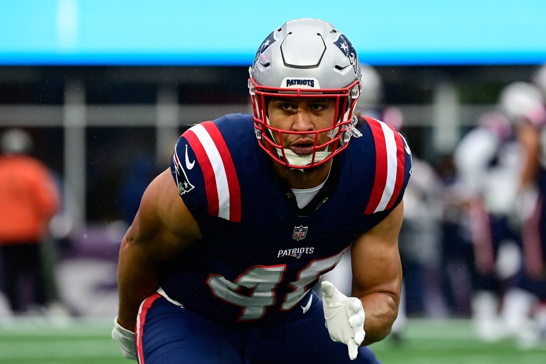 Report: Pats LB Jahlani Tavai signing 3-year extension - Field Level ...