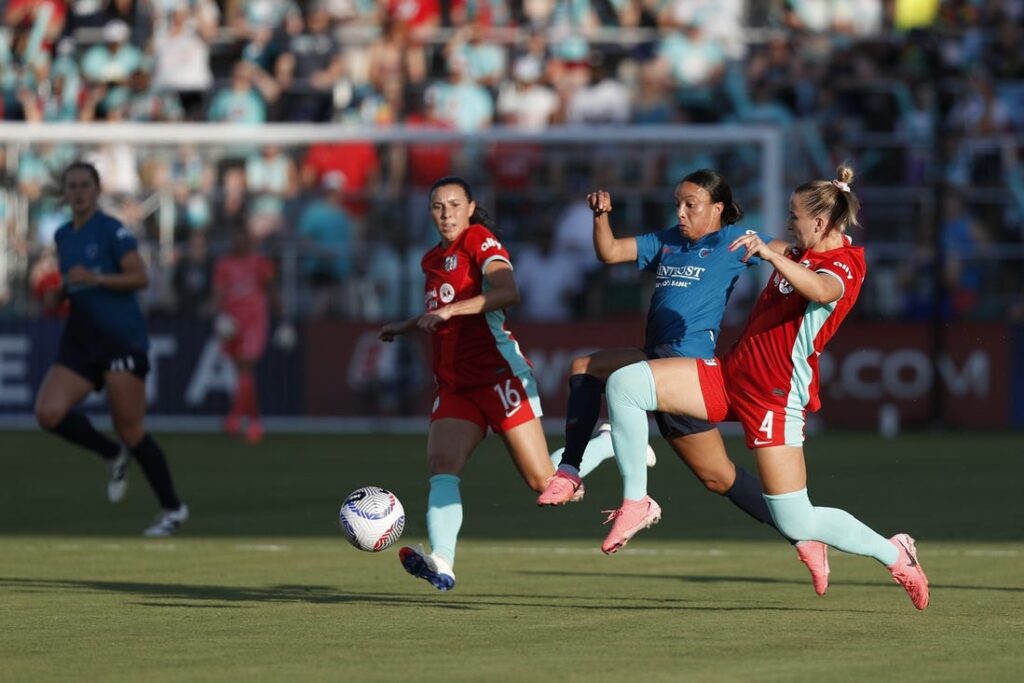 Late goal helps Red Stars earn tie vs. Current - Field Level Media ...