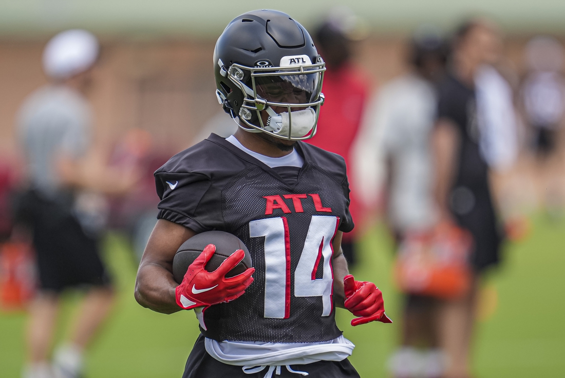 Falcons WR Rondale Moore (leg) carted off field, taken to hospital ...