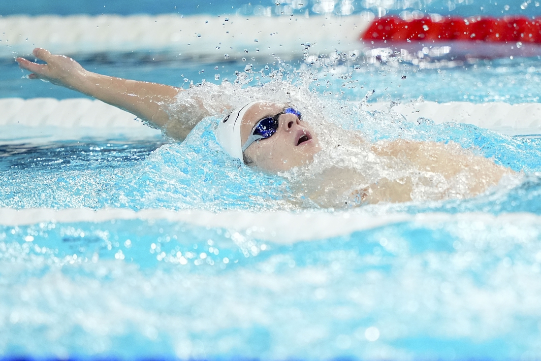 Hungary's Hubert Kos kicks to gold in 200 backstroke - Field Level ...