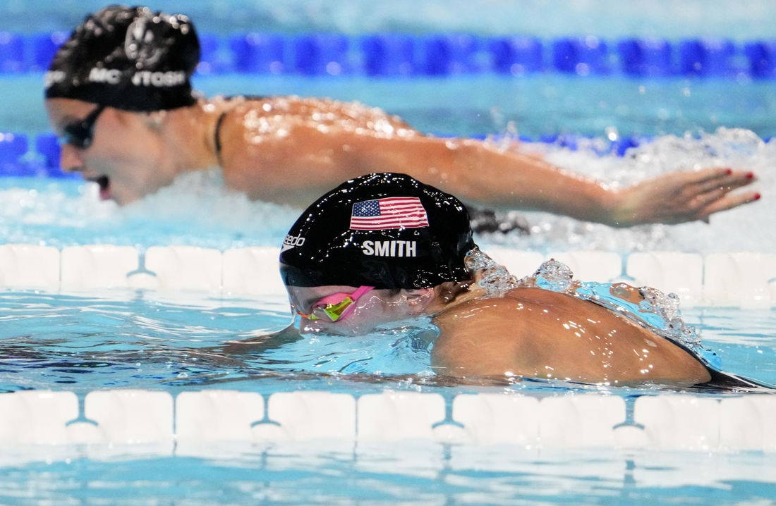 Canada's Summer McIntosh edges USA's Regan Smith for gold in 200 fly ...
