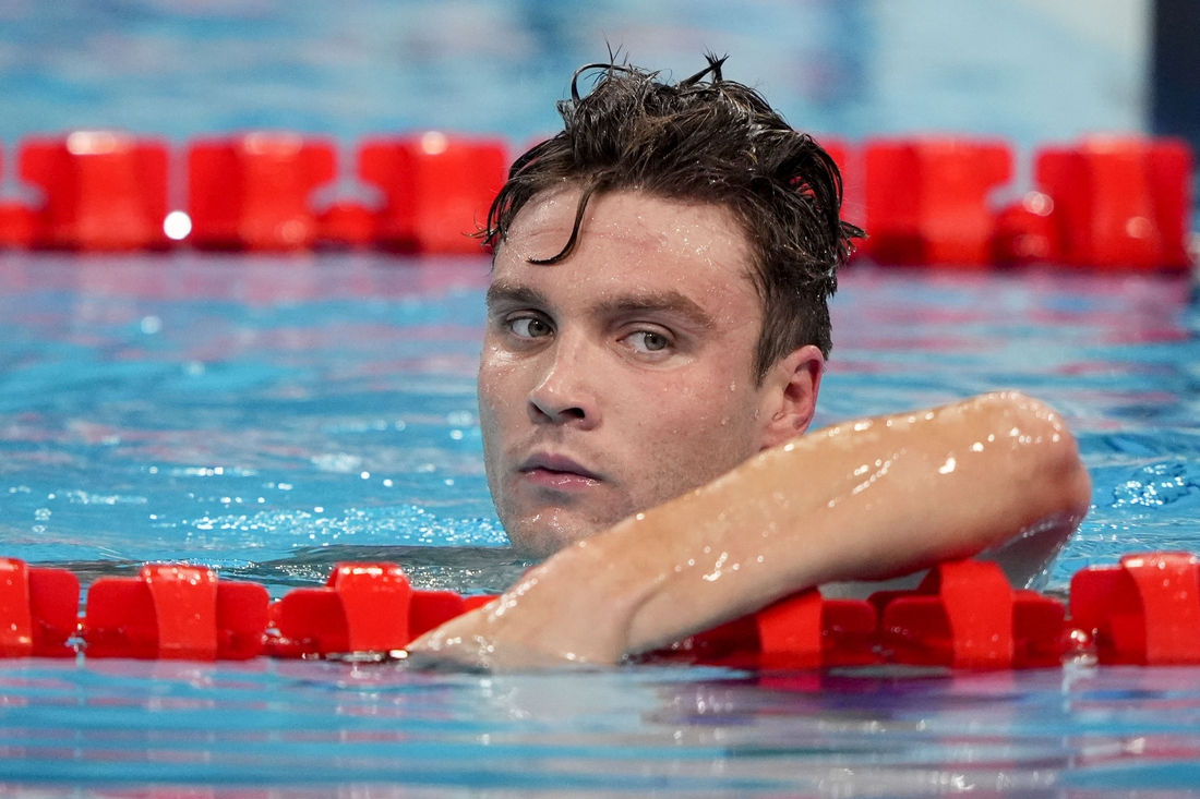 Bobby Finke dominates the pool, sets 1,500 freestyle world record ...