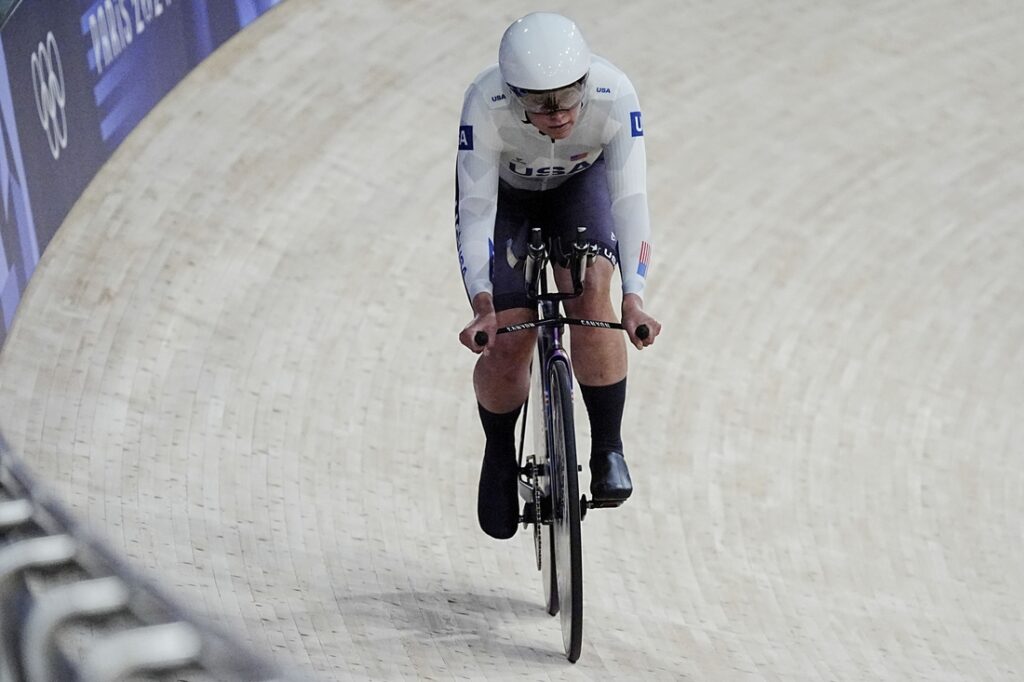 Olympic cycling: American Jennifer Valente wins women's omnium - Field ...