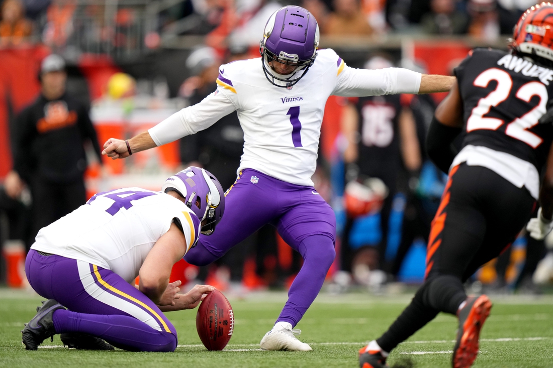 Giants sign K Greg Joseph, put Graham Gano (hamstring) on IR - Field ...