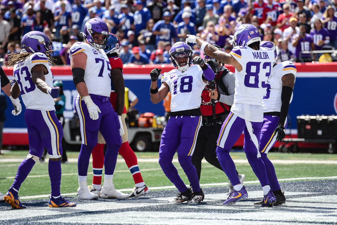 Sam Darnold shines in Vikings debut as Giants fall flat - Field Level ...
