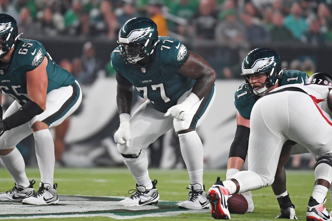 Eagles OG Mekhi Becton to play with cast on injured finger vs. Bucs ...