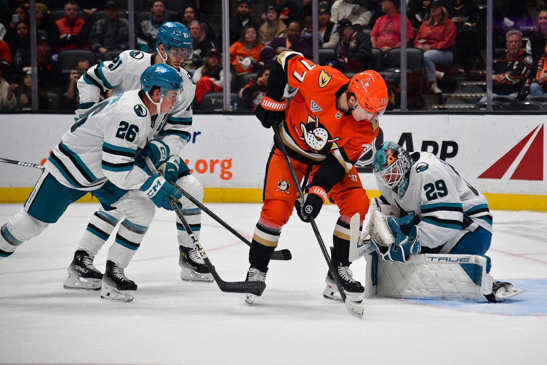 Ducks drop winless Sharks - Field Level Media - Professional sports ...