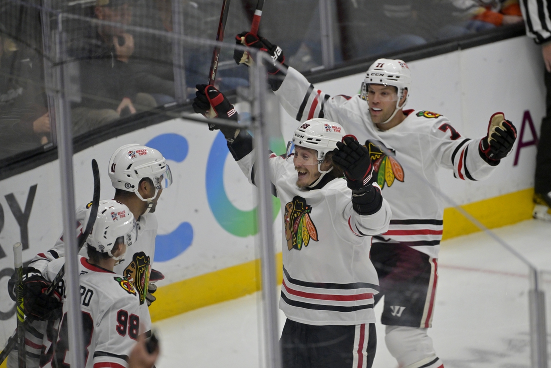 Blackhawks feeling better as they head home to face Red Wings - Field ...