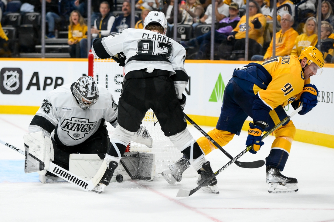 Anze Kopitar sets club record as Kings blank Preds - Field Level Media ...