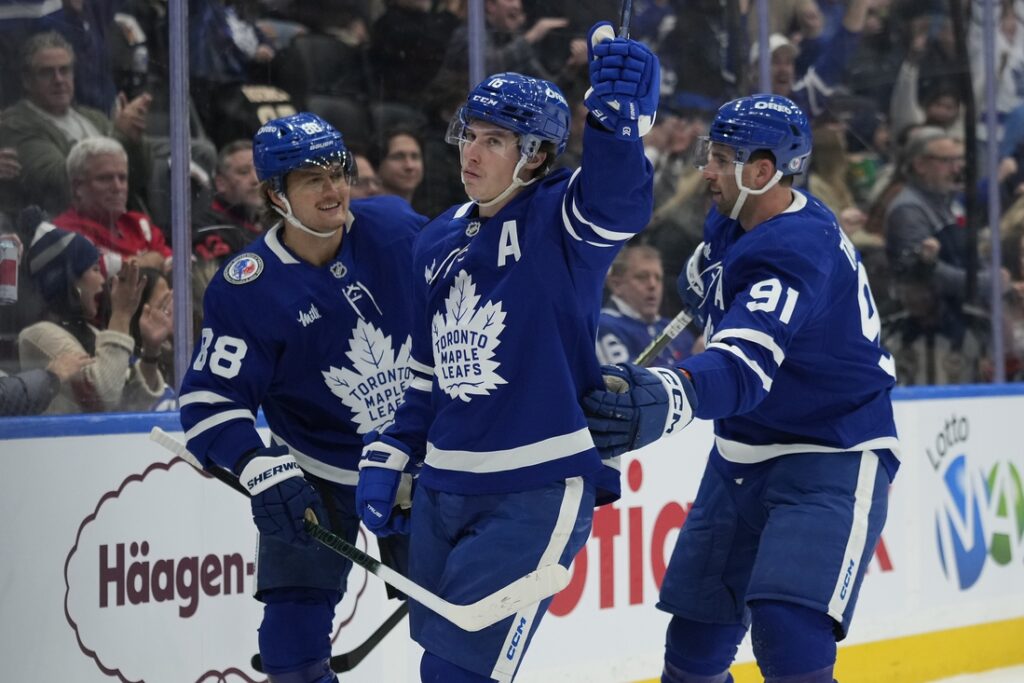 John Tavares scores twice to fuel Leafs past Red Wings - Field Level ...