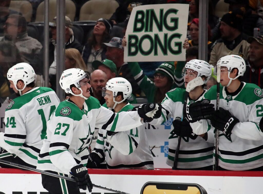 NHL roundup: Stars stomp Pens behind 6-goal first period - Field Level ...