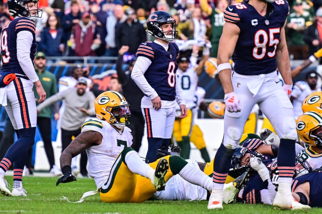 Matt Eberflus, Bears cry foul to NFL on game-deciding FG block - Field ...