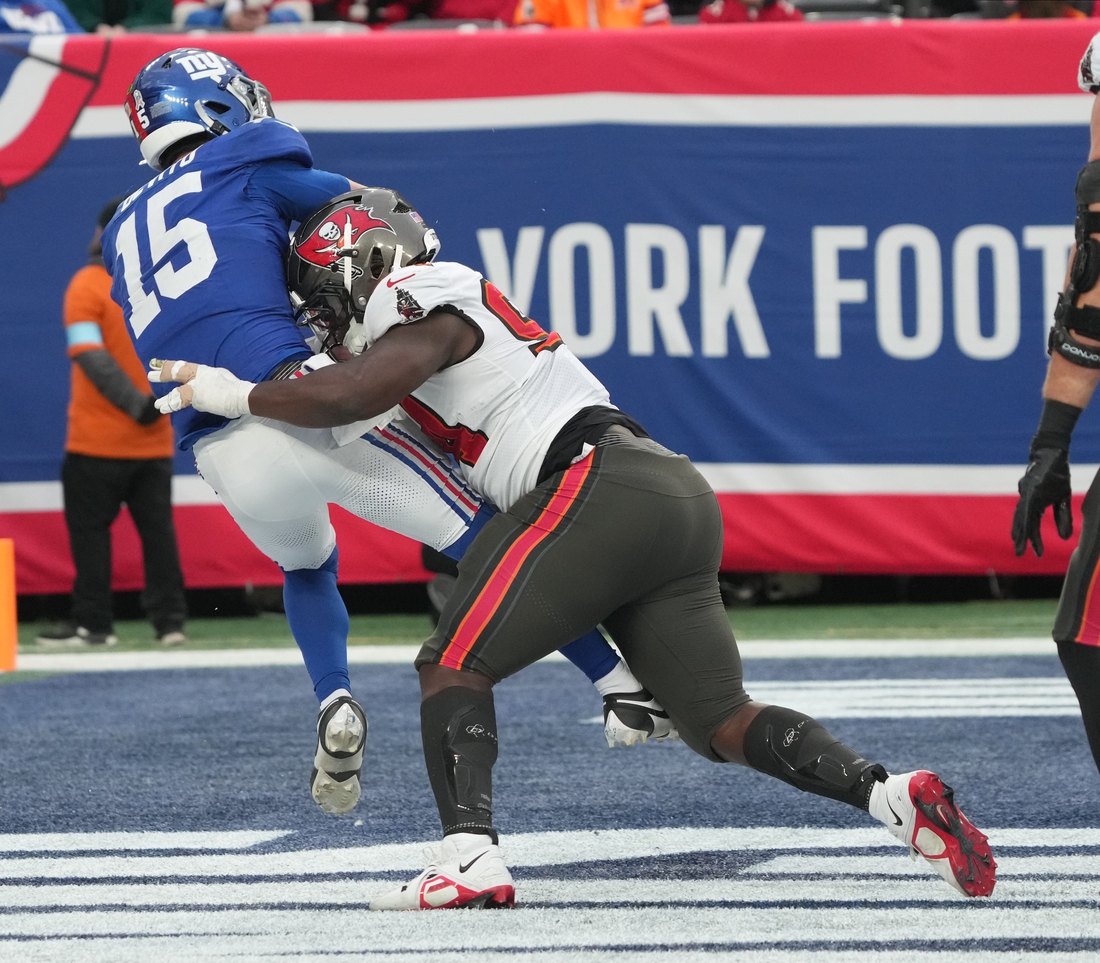 Giants QB Tommy DeVito wants to play at Dallas, but 'whole body is sore' - Field Level Media ...