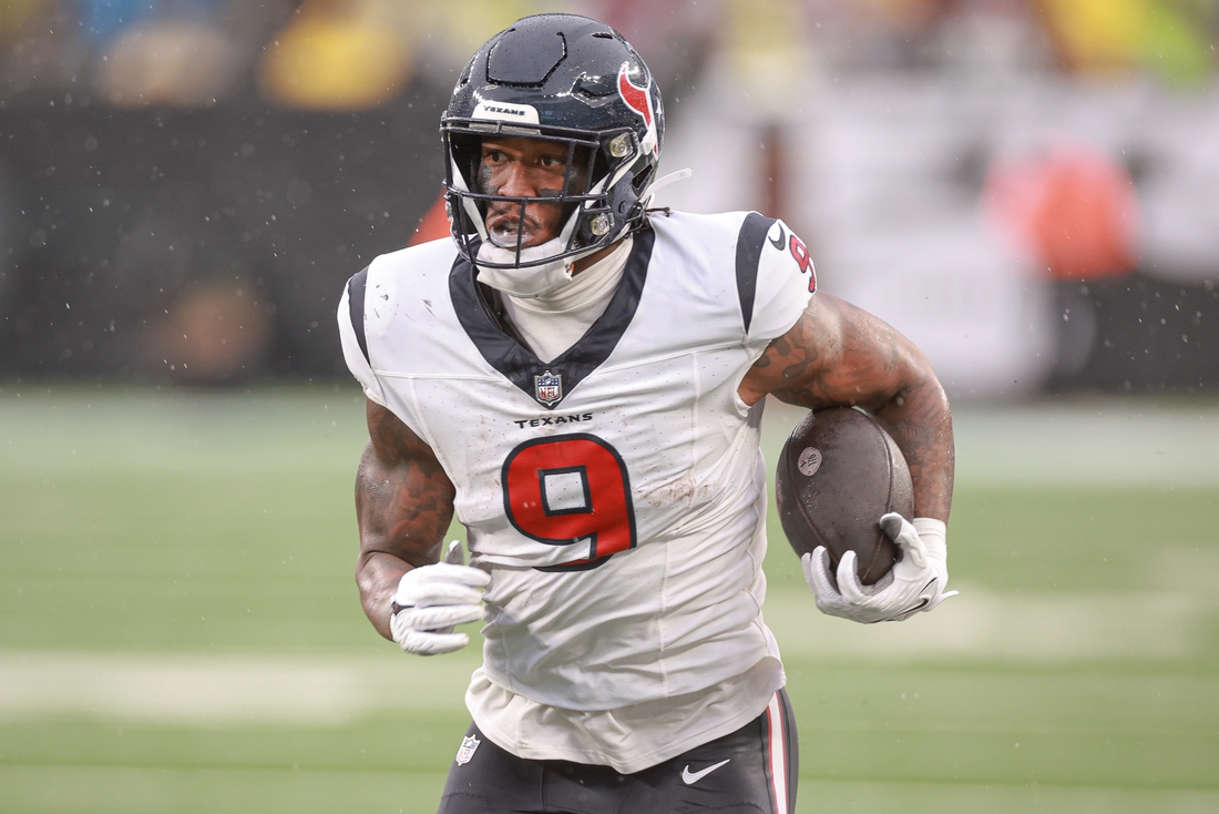 Report: Injured Texans TE Brevin Jordan signs extension - Field Level ...
