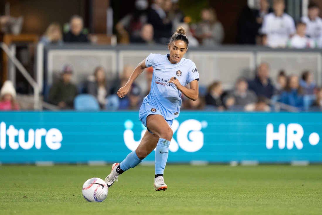 Dash re-sign M Kiki Van Zanten through 2026 season - Field Level Media ...