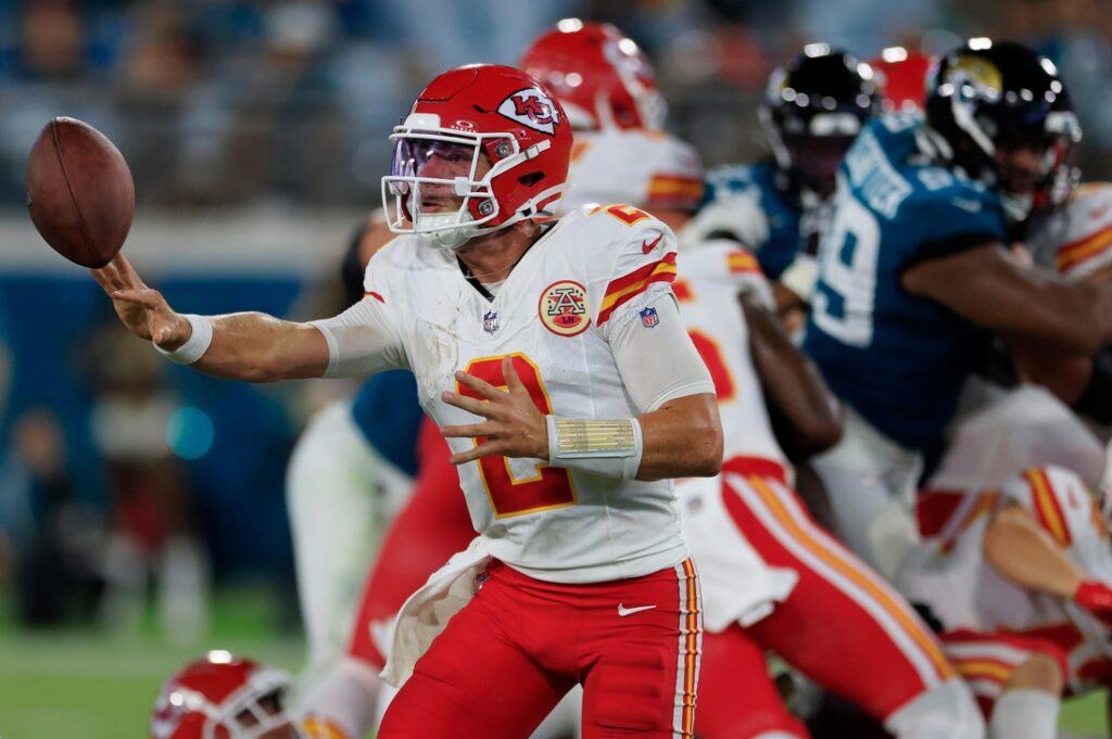 Eagles bring in QB Ian Book for visit with Jalen Hurts (concussion ...