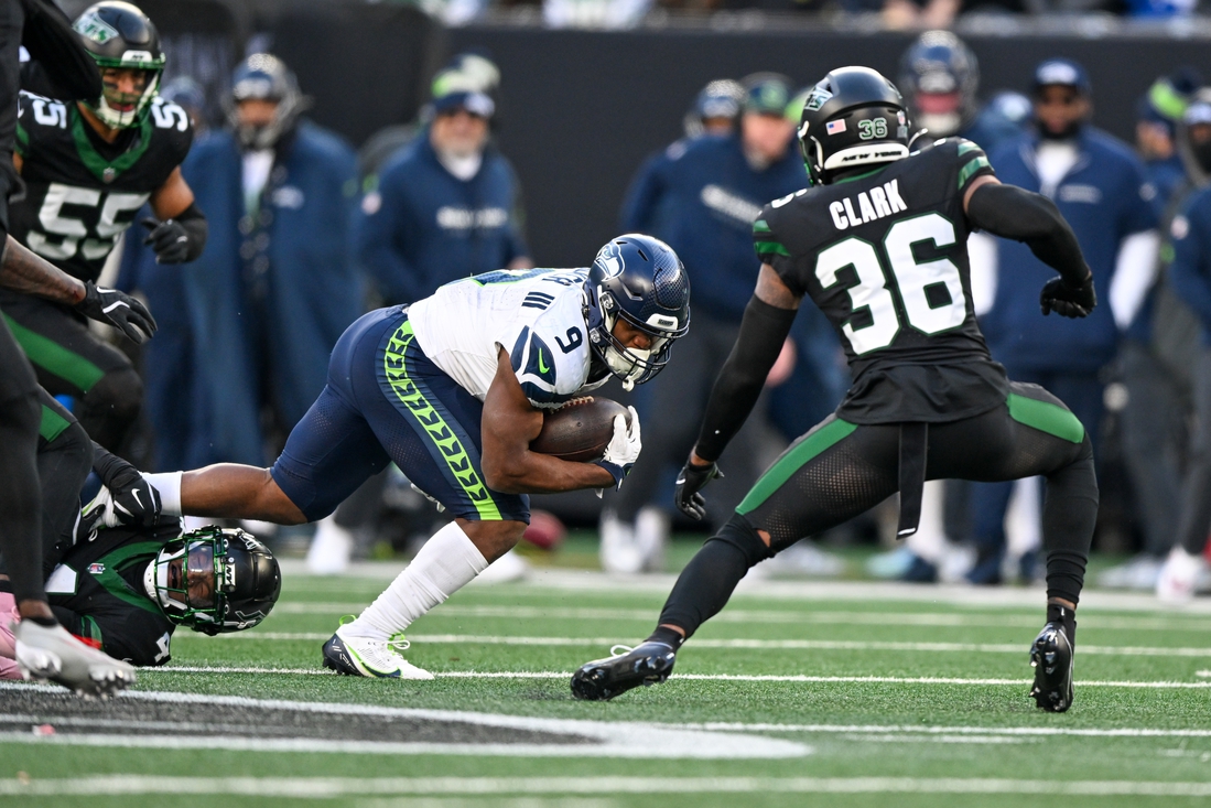 Seahawks will be without RB Kenneth Walker III (calf) vs. Cardinals ...