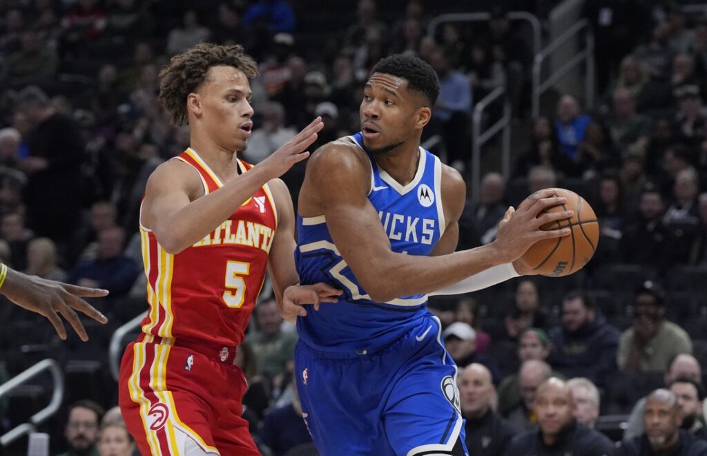 Balanced Hawks put an end to Bucks' win streak - Field Level Media ...