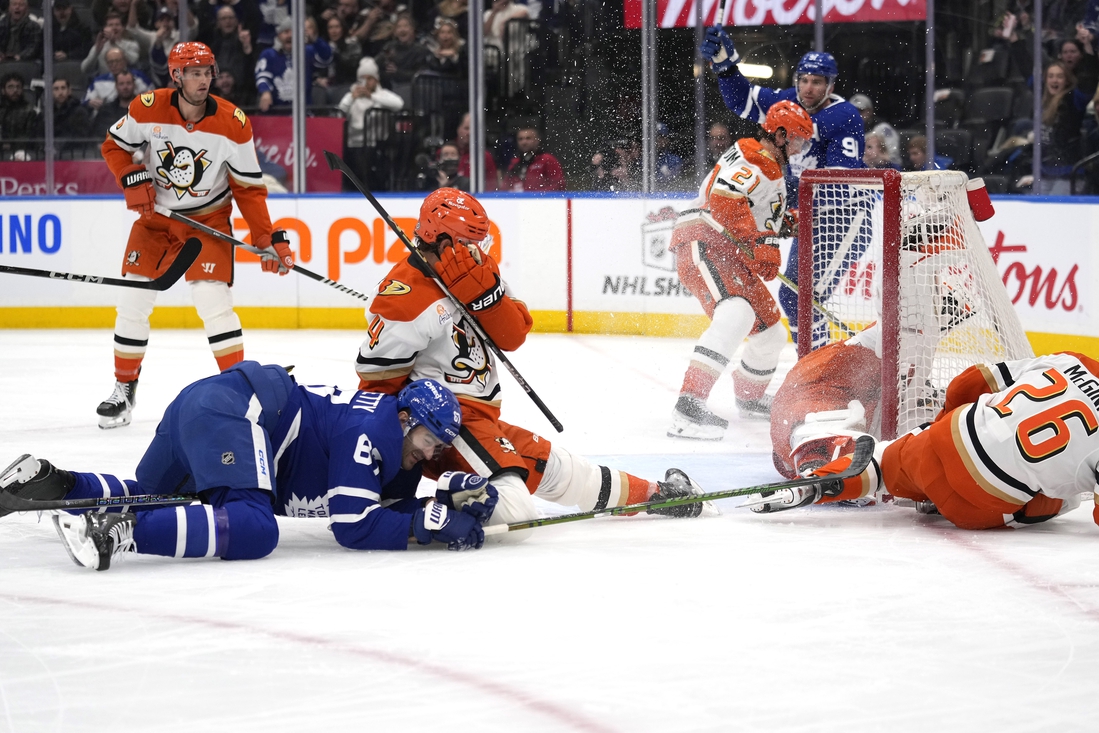 Max Pacioretty, Leafs down Ducks despite Anthony Stolarz's injury ...